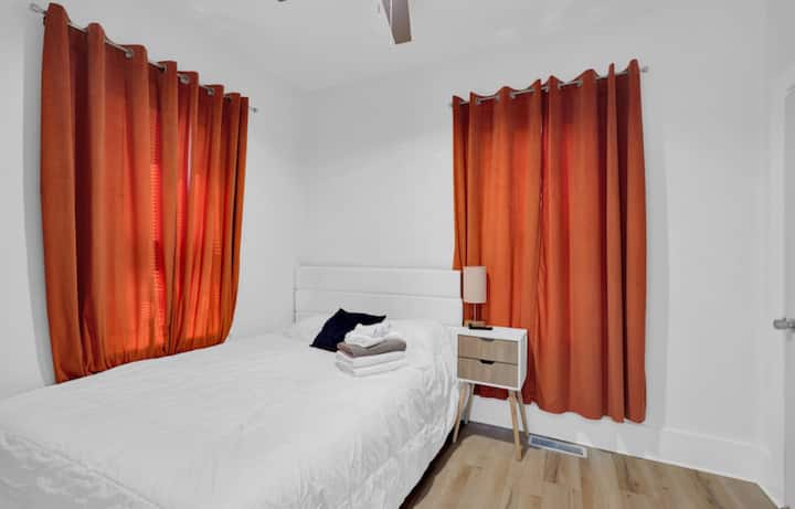 The Amazing Hercules Estate - Evansville, IN