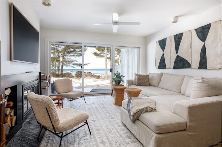 Beachfront Luxe Condo At The Homestead Glen Arbor - Glen Arbor, MI