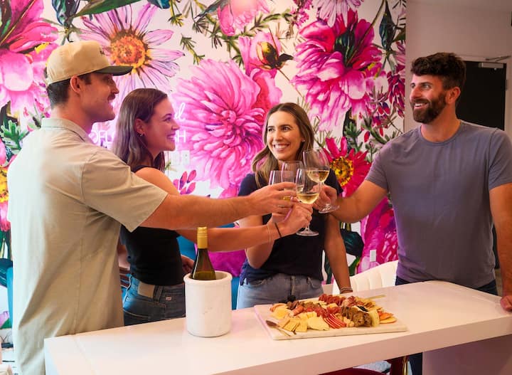 The Wildflower Condo! 2br Unit Sleeps 6 | Downtown - Nashville