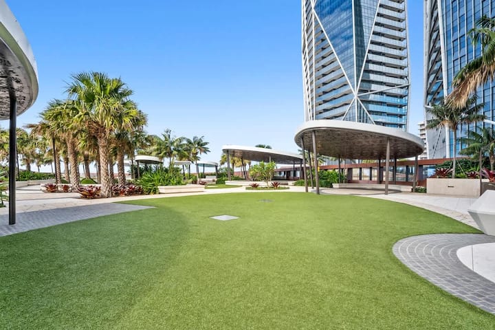 Coastal Breeze - 2 Bdr Retreat - Surfers Paradise