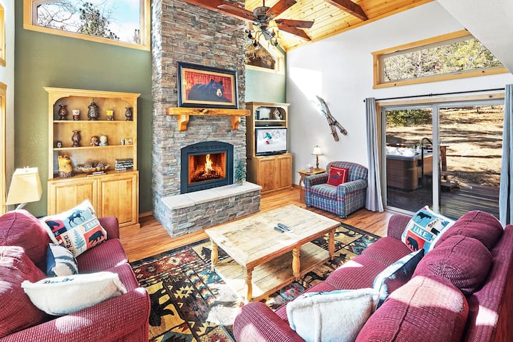 Walk To Bear Mtn! Pet Friendly! Foosball! - Big Bear Lake, CA