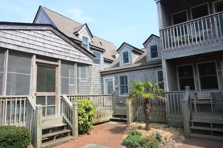 South Point A 2-story 1 Br Villa With Full Kitchen - オクラコーク, NC