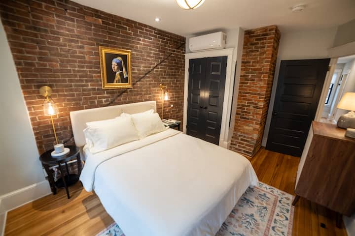 Apt In The Heart Of Main Street - Delaware Water Gap, PA