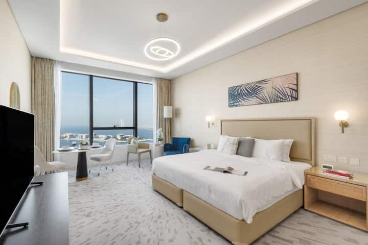 Luxury Sea Views At  - Palm Tower - Dubai