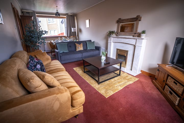 Snug Modern Home In Motherwell - Motherwell