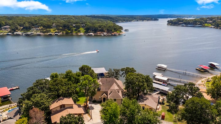 Duck Creek Luxury Waterfront Retreat - Disney, OK