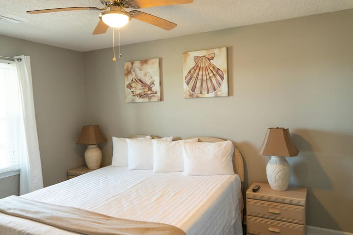 Spacious 3-bedroom With Water Views - Murrells Inlet, SC