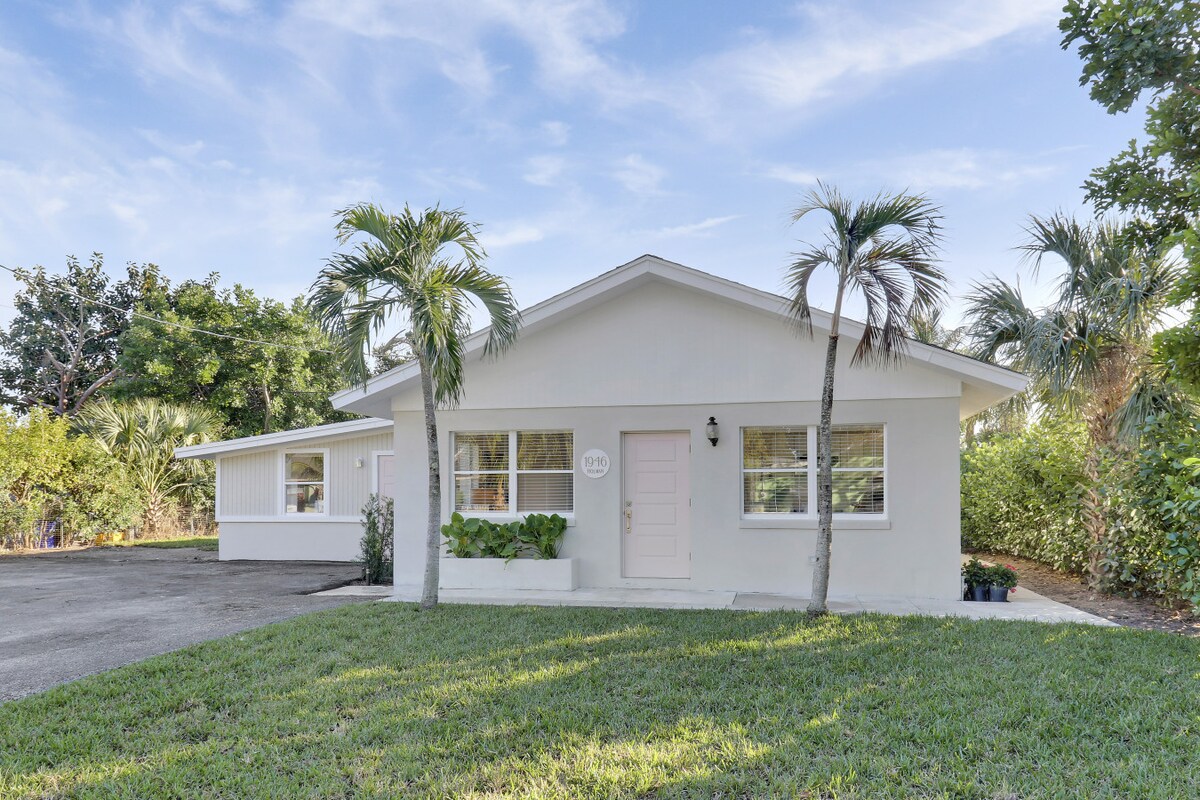 *NEW* 5 Min from Beach - 3BR Home w Private Suite - Houses for Rent in ...