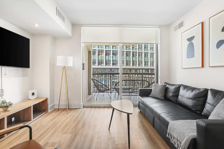 Comfortable Apartment With Top Amenities - Arlington, VA