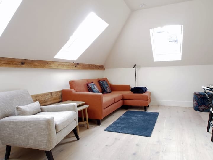 Stylish Mezzanine Loft In Central Edinburgh - Edinburgh