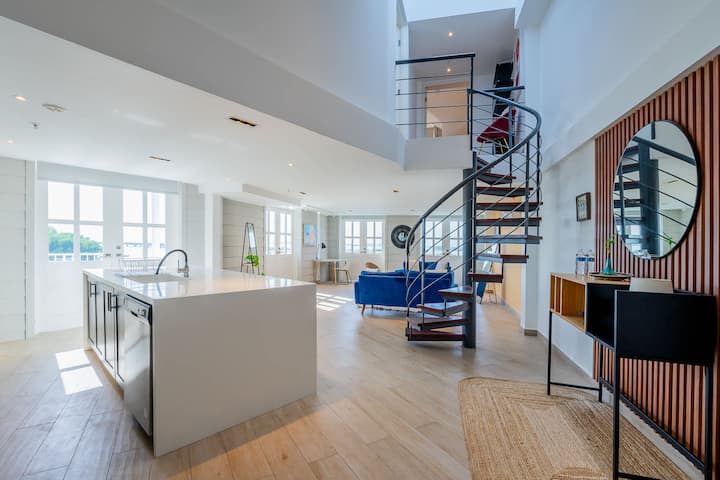 W* | Energetic 2br With Balcony In Panama - Panama City