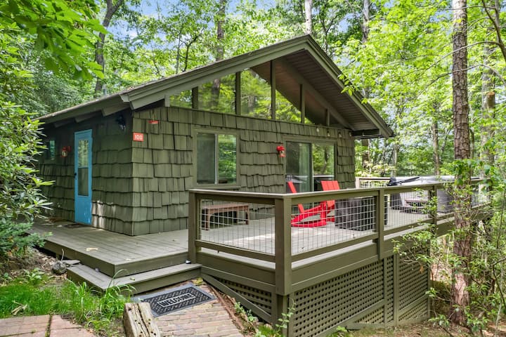 Woodhaven Cabin! Sauna & Hot Tub - Asheville, NC