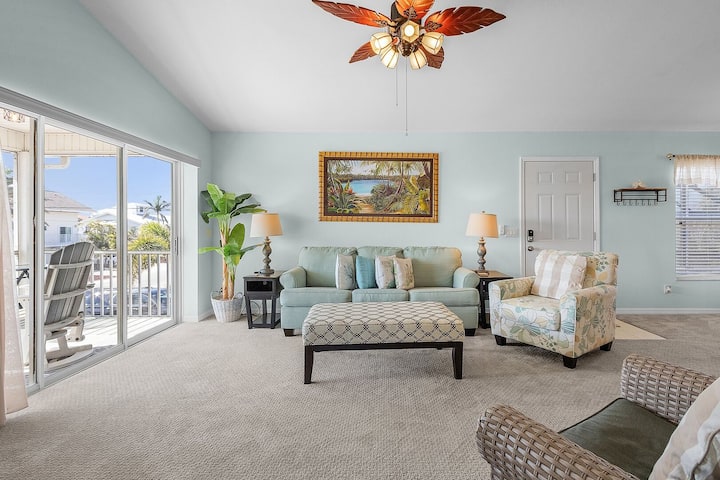 Pet Friendly| Sunny Retreat 401 | Walk To Beach - Fort Myers Beach, FL