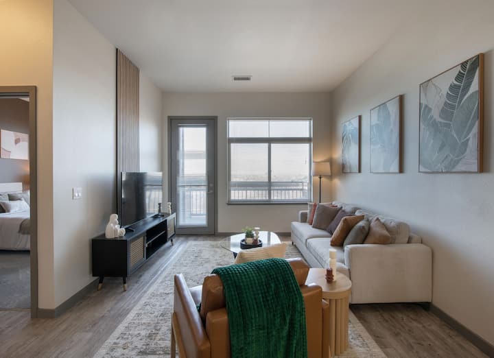 Lux 2br Pool, Gym, Garage, Hot Tub, Security - Boulder, CO