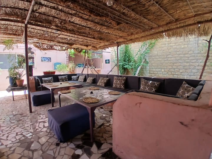 Habitat Atypique, Maison Rose Pour 3. - Nouakchott