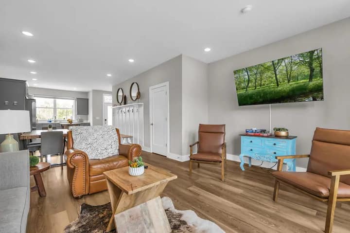 Pool! 4k Tvs! Walkable To Riverwalk & Bike Rentals - Chattanooga, TN