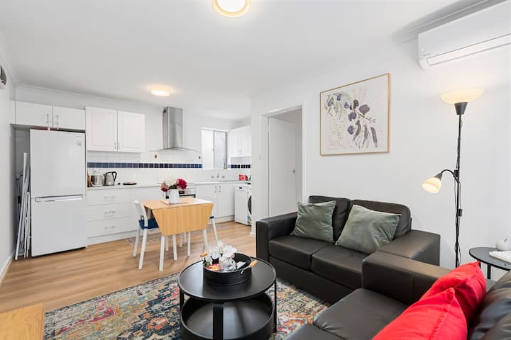 Comfortable 1-bed Retreat Near Canberra City - Canberra