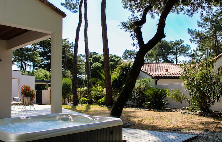 La Villa Pinède, Avec Spa, à 5 Minutes De La Mer - Brem-sur-Mer