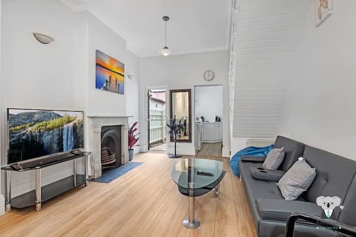 Kozyguru | Surry Hills | Classic Terraced House - Allianz Stadium
