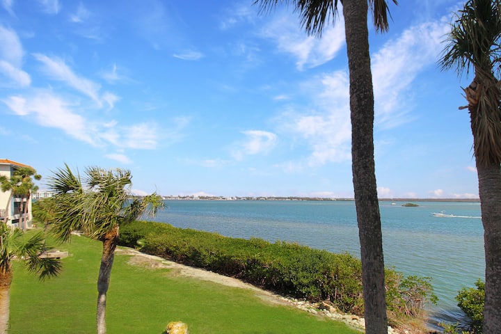 Island Condo Minutes To Beaches - Mystic Sea - Englewood, FL