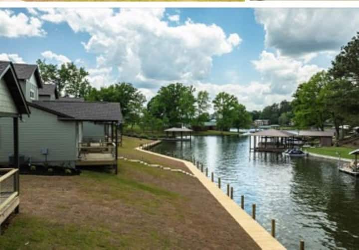 Lakefront Villa @ Bay Pines- Unit 5 - Lake Martin, AL