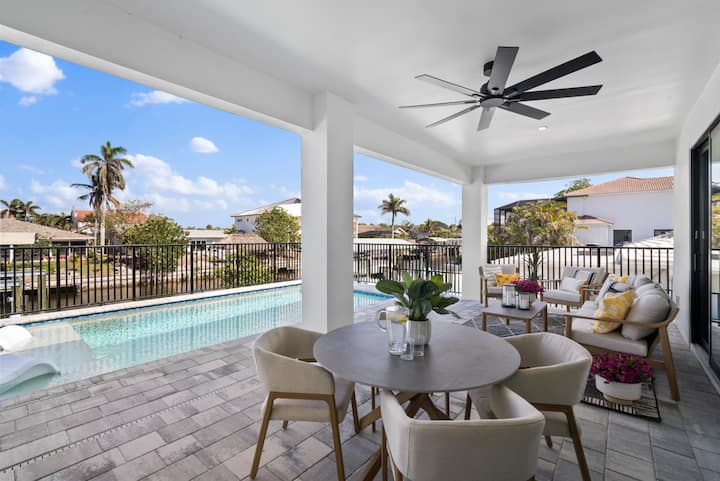 Luxury Escape – Pool, Dock, Office, 5 Min To Beach - Bonita Springs, FL