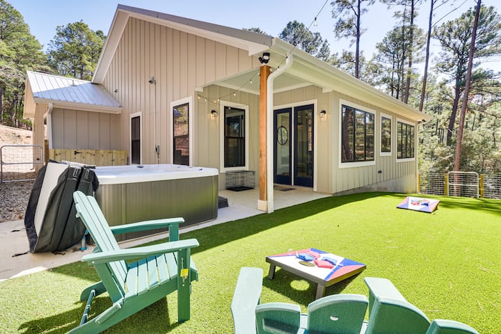 Hot Tub, Game Room & Fire Pit: ‘Evergreen Escape' - Bastrop, TX