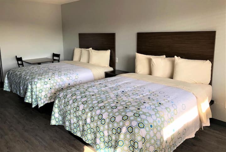 2 Modern Rooms For Families Visiting San Antonio - San Antonio, TX