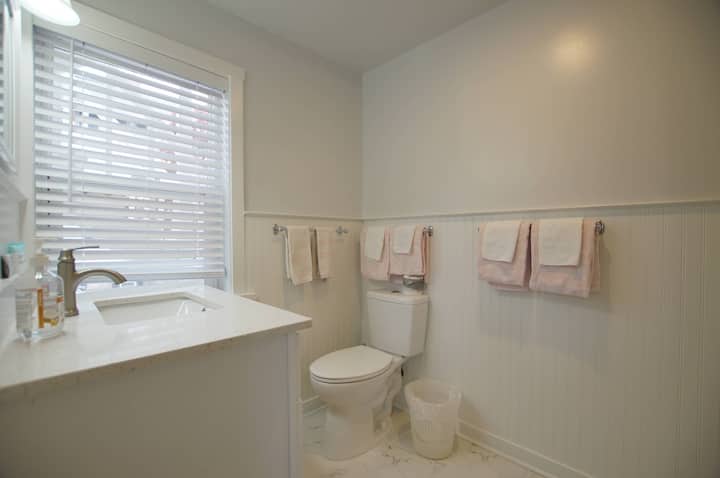 Grand Harbor Apartments 209 Clinton Unit 2 - Grand Haven, MI