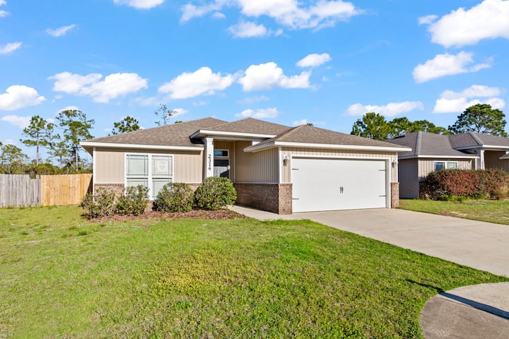 Tranquil Retreat Private  Home! - Navarre
