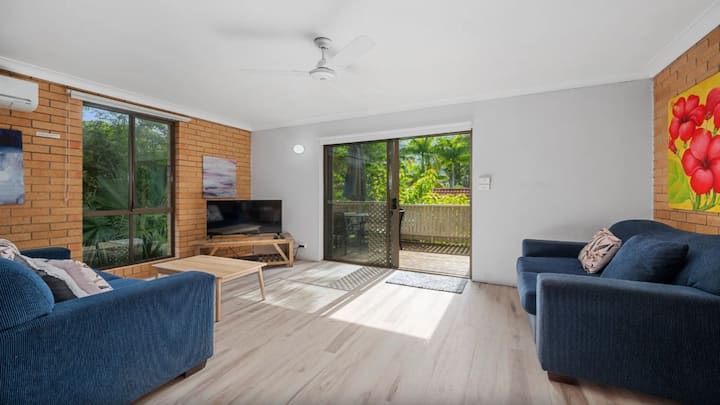 Hibiscus - Moonee Beach