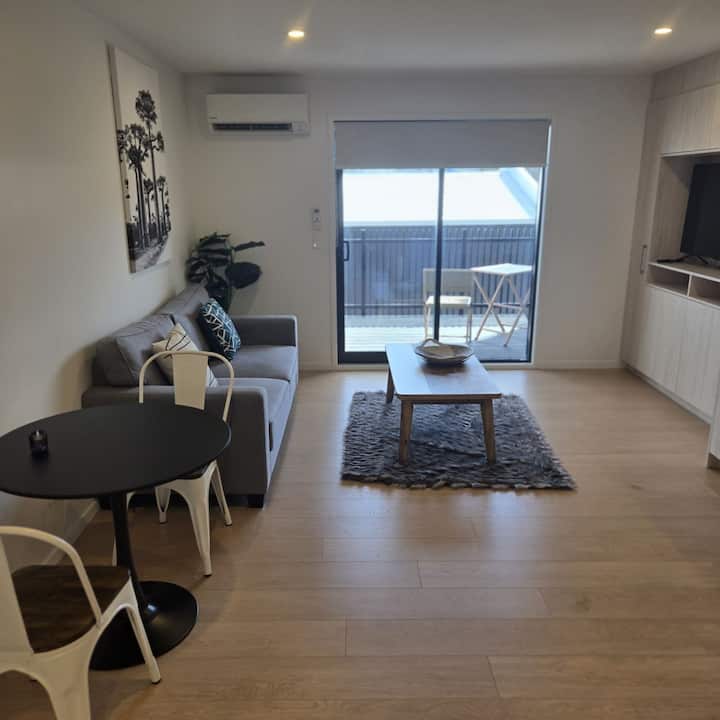 Charming 1br Apartment On Ferry Road - Christchurch