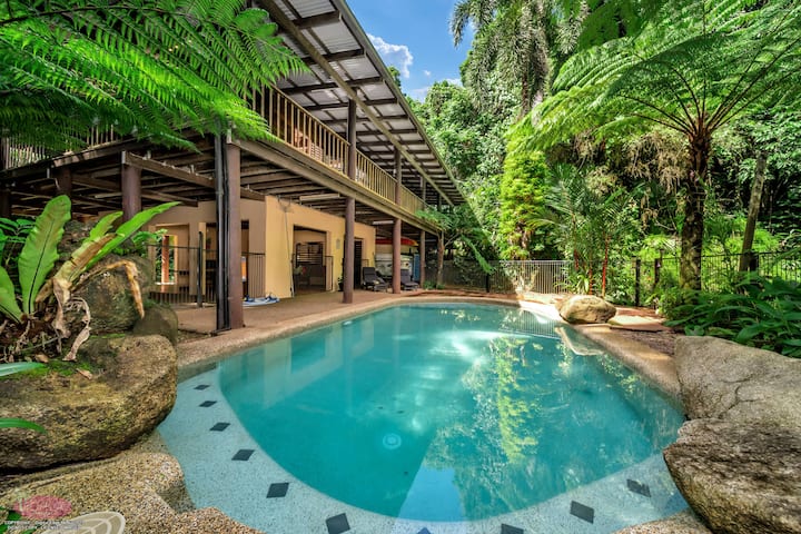 Fern House ~ Your Serene Rainforest Retreat. - Silkwood