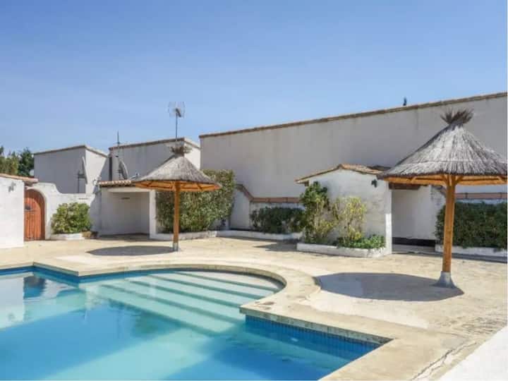 Maison Avec Piscine Et Parking En Camargue - Saintes-Maries-de-la-Mer