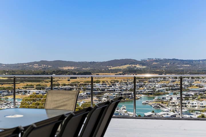 A Grandview Getaway | Stunning Sea Views - Victoria