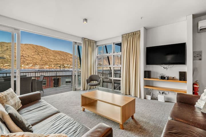 Fabulous Lakeside Marina 2 Bedroom - Queenstown