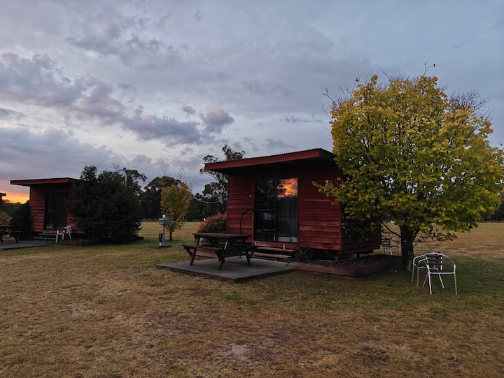 Non-ensuite Wood Cabins (Bunk And Queen Beds) By T - Bald Rock National Park