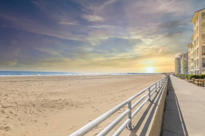 New! Island Breeze/3bd/oceanfront/ Beach/pool/gym - Sandbridge Beach, VA