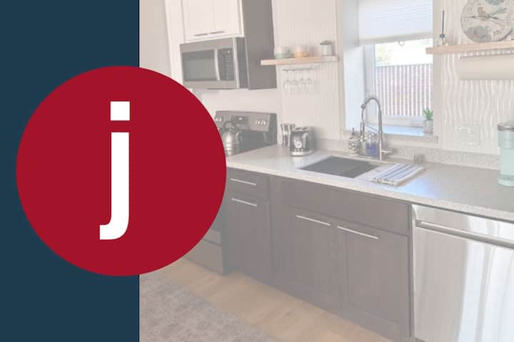 Dwell In Alaska "Bigger" Unit J - Fairbanks, AK