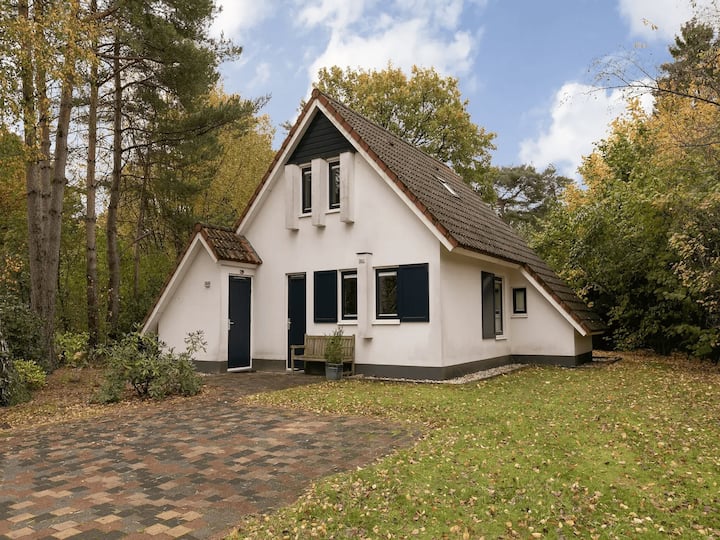 Bungalow Indépendant Avec Terrasse. - Assen
