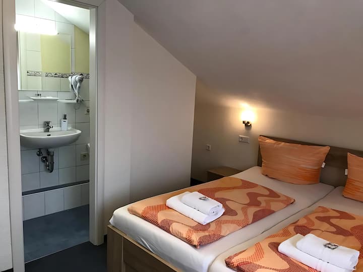 Small Double Room - Rust