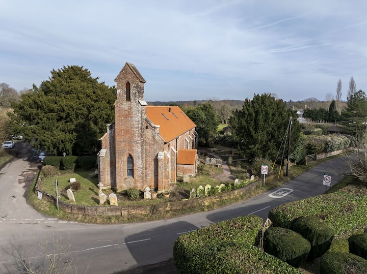 Quirky Converted Church With Original Features - Ringwood
