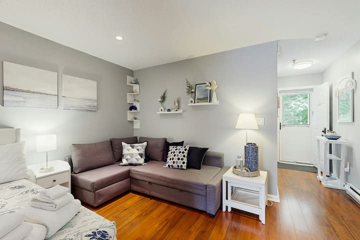 Charming Condo With Pool, Sauna, And Game Room - Wells