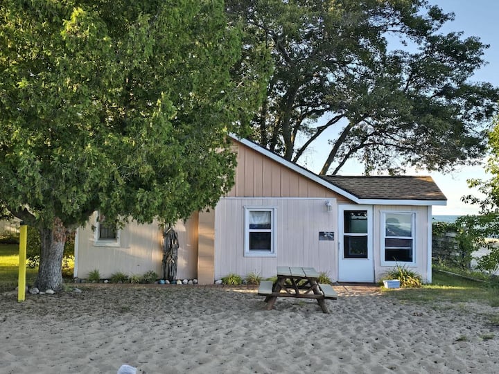 The Beachfront Hideaway - East Tawas, MI