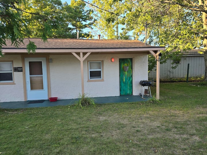 Captains Quarters Cabin - East Tawas, MI