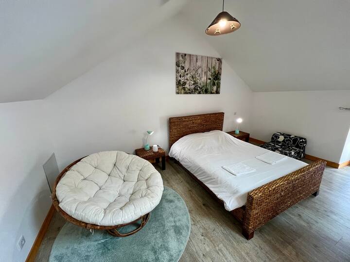 Chambre Dans Une Maison Chaleureuse - Lussac-les-Châteaux