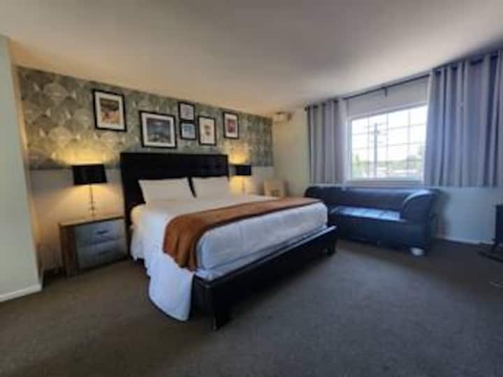 Downtown + No Cleaning Fee + Hot Breakfast - Mammoth Lakes, CA