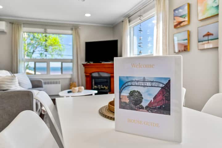 Waterfront Cottage With Beach Access & Views! - Charlottetown
