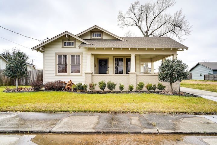 Family Home W/ Deck & Yard In Lake Charles - Lake Charles, LA