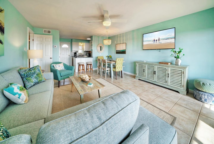 Sleeps 18 | 2 Condos W/ Beach Access, Pool, Views! - Port Aransas, TX